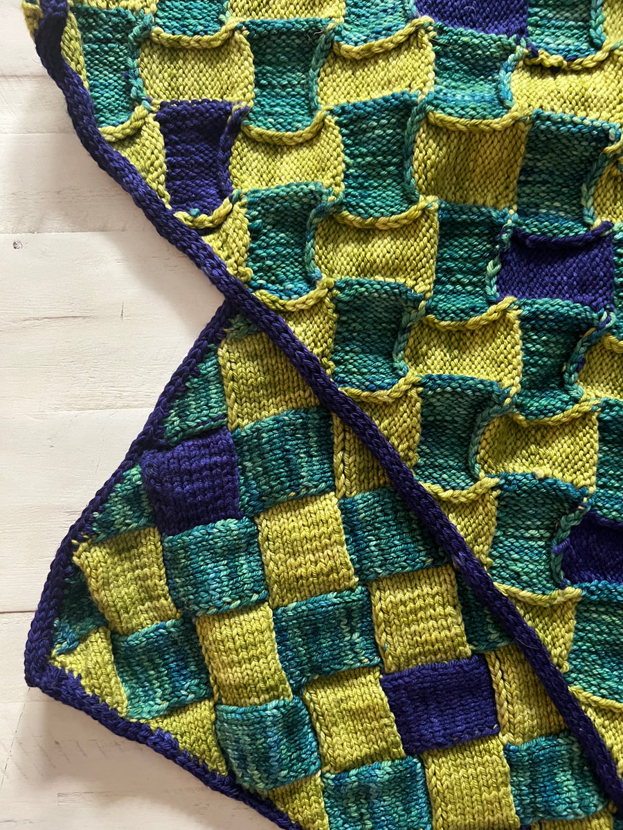 Dragonscale Entrelac Knit Blanket Pattern | Textured Modular Knitting ...