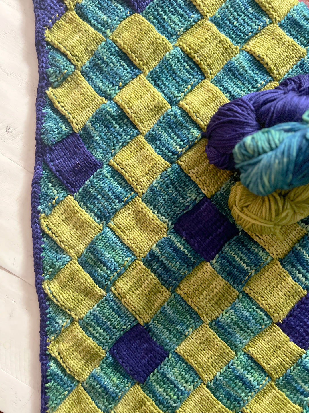 Dragonscale Entrelac Knit Blanket Pattern | Textured Modular Knitting ...